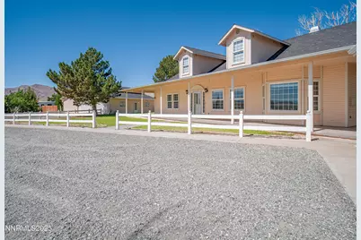 125 Sunset Hills Dr, Yerington, NV 89447 - MLS 250054282 - Coldwell Banker