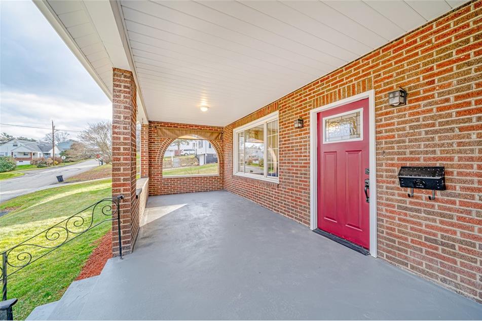 730 Regent St, Houston, PA 15342 - MLS 1635075 - Coldwell Banker