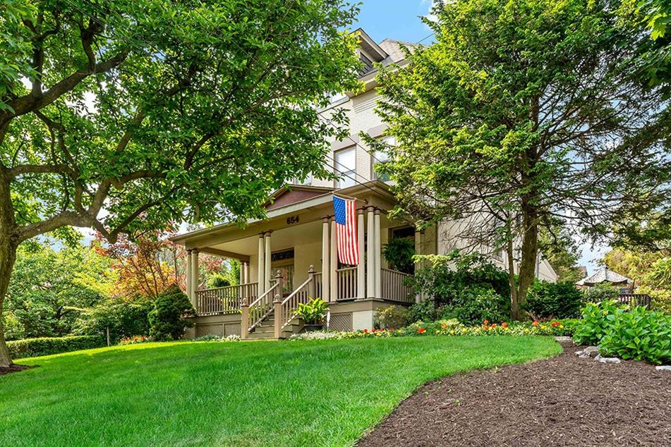 654 Bower Hill Rd, Pittsburgh, PA 15243 - MLS 1609104 - Coldwell Banker