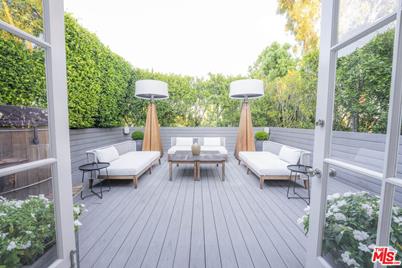 200 S Mapleton Dr, Los Angeles, CA 90024 - MLS 24-437007 - Coldwell Banker