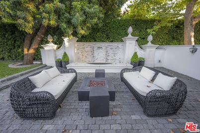 200 S Mapleton Dr, Los Angeles, CA 90024 - MLS 24-437007 - Coldwell Banker