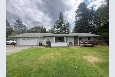 8122 New Hope Rd, Grants Pass, OR 97527 - MLS 220224385 - Coldwell Banker