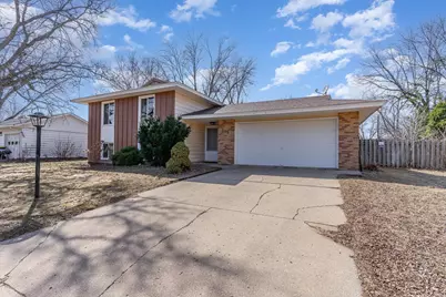 908 Cooper Ln, Apple Valley, MN 55124 - MLS 6693299 - Coldwell Banker