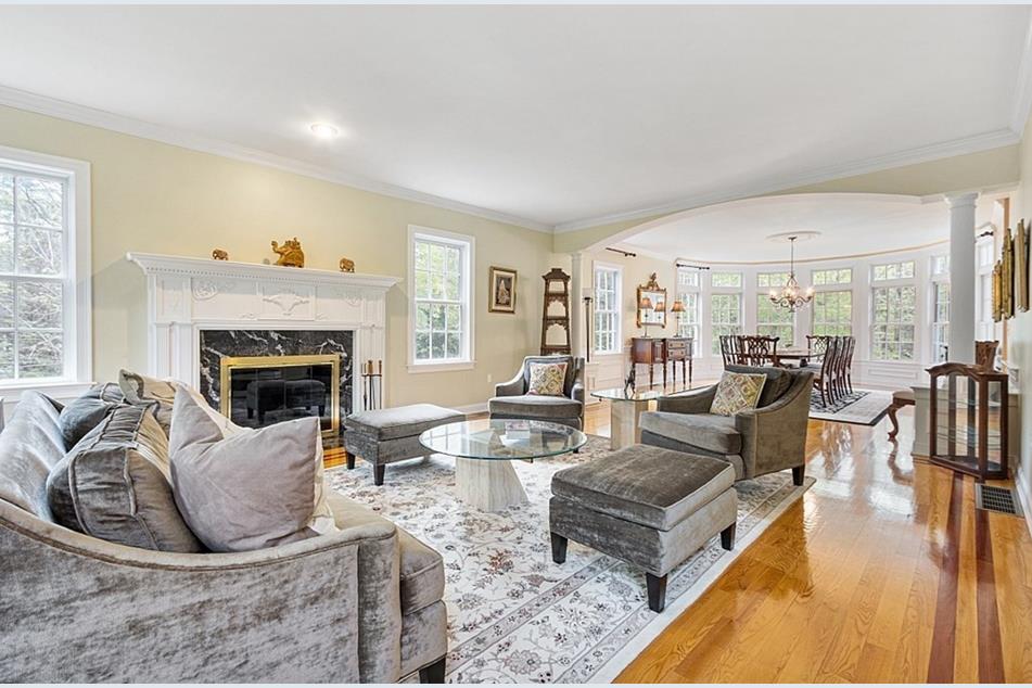 132 Carriage Way, Carlisle, MA 01741 - MLS 73190321 - Coldwell Banker