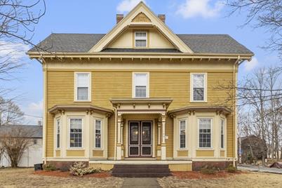 128 Salem St, Reading, MA 01867 - MLS 73091875 - Coldwell Banker