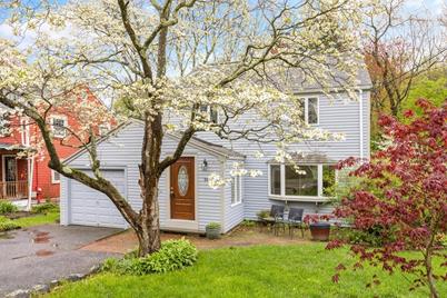 22 Spring St, Lexington, MA 02421 - MLS 73110509 - Coldwell Banker