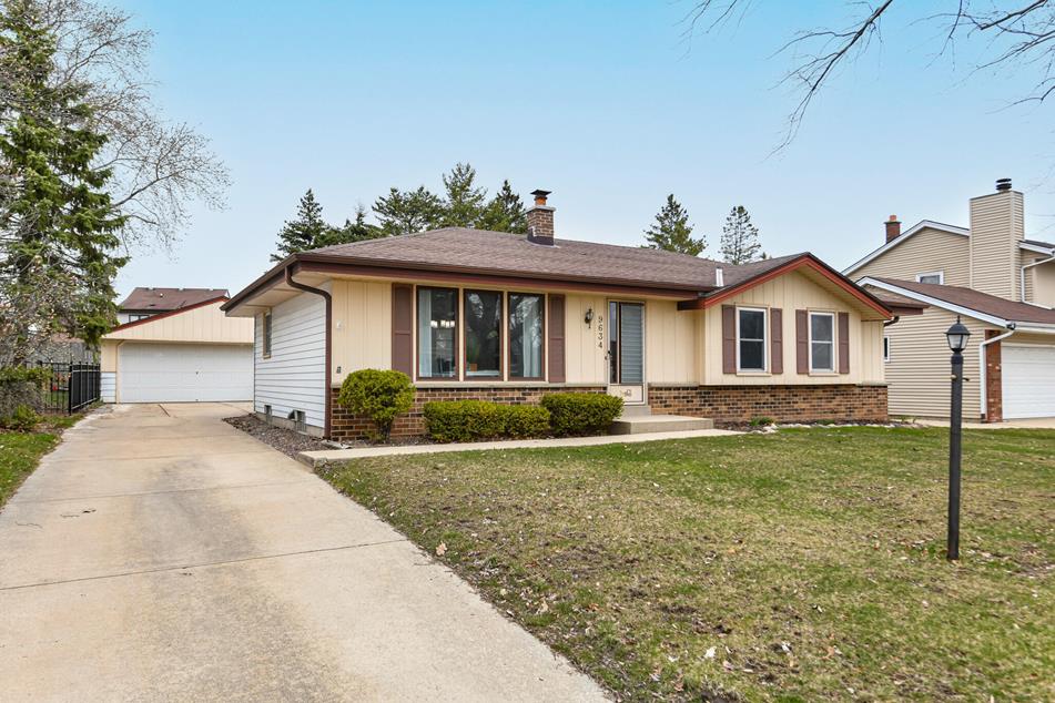 9634 W Arch Ave, Milwaukee, WI 53224 - MLS 1870559 - Coldwell Banker