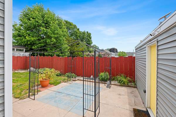 Two Rivers, WI Condos & Townhomes For Sale