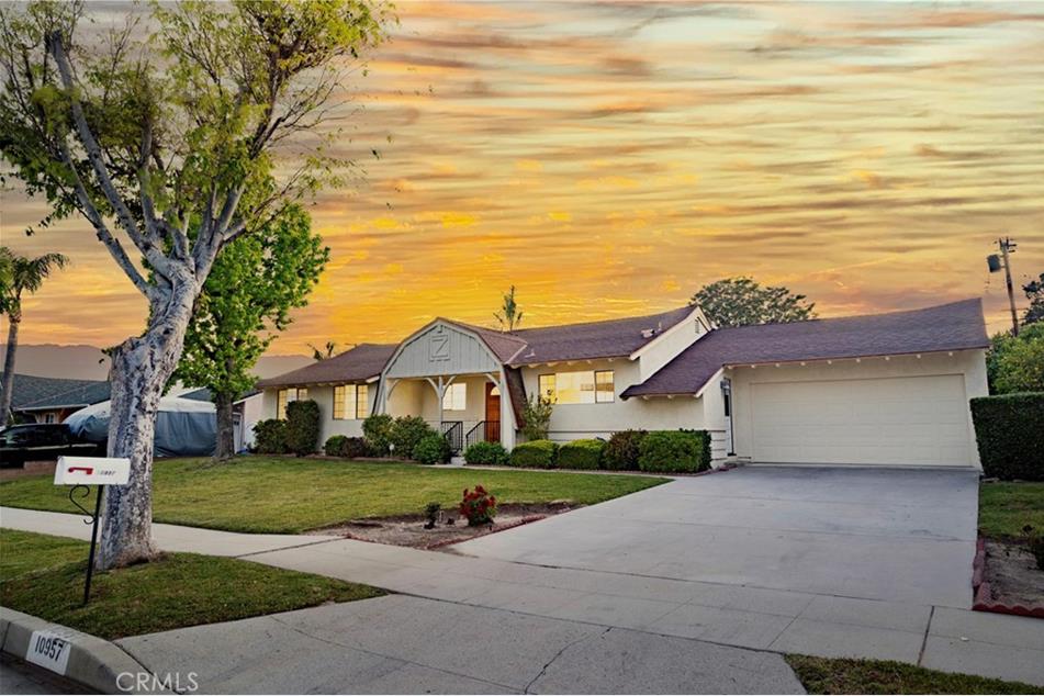 10957 Chimineas Ave, Porter Ranch, CA 91326 - MLS SR24092303 - Coldwell ...