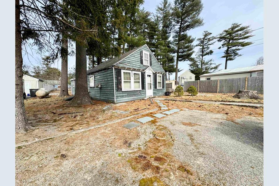 3 Lyndale Ave, Salem, NH 03079 - MLS 4988964 - Coldwell Banker