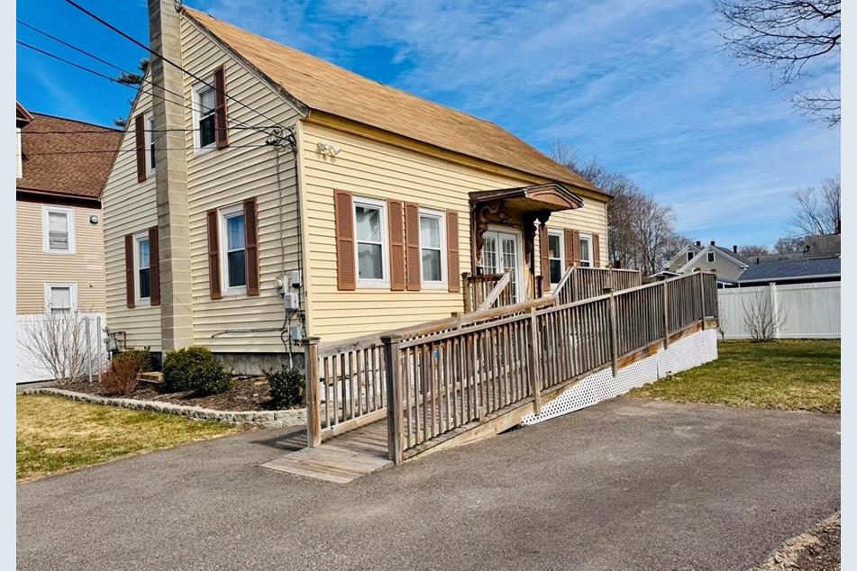 1 Leonard St, Rochester, NH 03867 - MLS 4990247 - Coldwell Banker