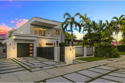 417 SW 15th St, Fort Lauderdale, FL 33315 - MLS A11479874 - Coldwell Banker