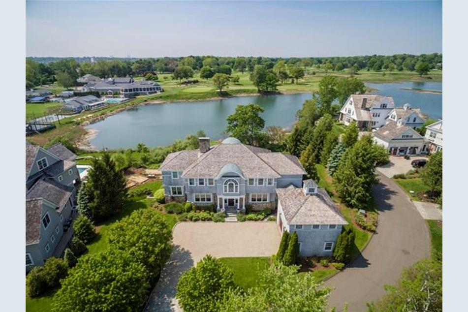 2 Canfield Crossing, Norwalk, CT 06855 - MLS 99147792 - Coldwell Banker