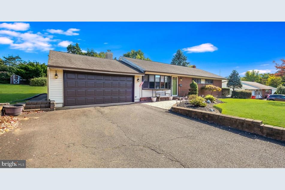 161 Valley Rd, Warminster, PA 18974 - MLS PABU2081128 - Coldwell Banker