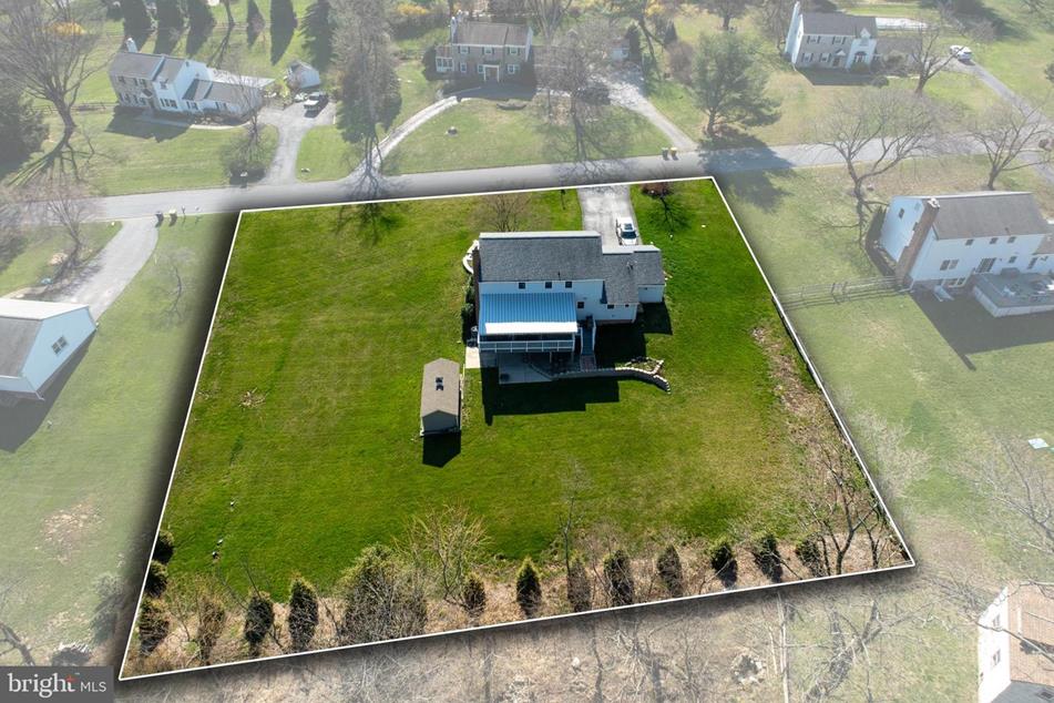 717 Fox Ln, Chester Springs, PA 19425 - MLS PACT2062798 - Coldwell Banker