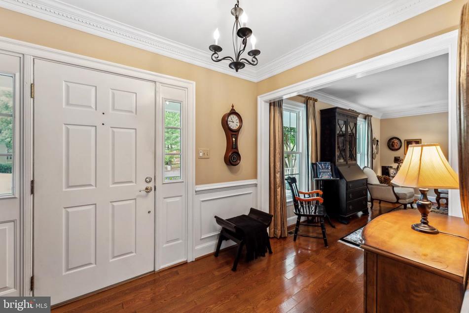 9412 Crosspointe Dr, Fairfax Station, VA 22039 - MLS VAFX2188764 ...