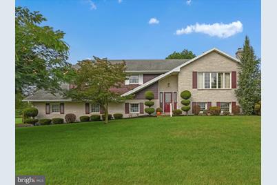 401 Broad St, Valley View, PA 17983 - MLS PASK2012190 - Coldwell Banker