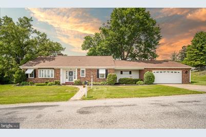 50 S Wilson Ln, York, PA 17406 - MLS PAYK2041770 - Coldwell Banker