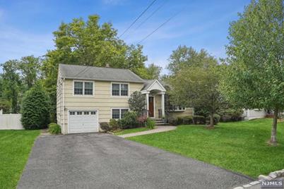 9 Alcott Dr, Livingston, NJ 07039 - MLS 24027531 - Coldwell Banker